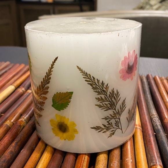 Jessica McClintock | Accents | Jessica Mcclintock Botanical 4 Pillar ...